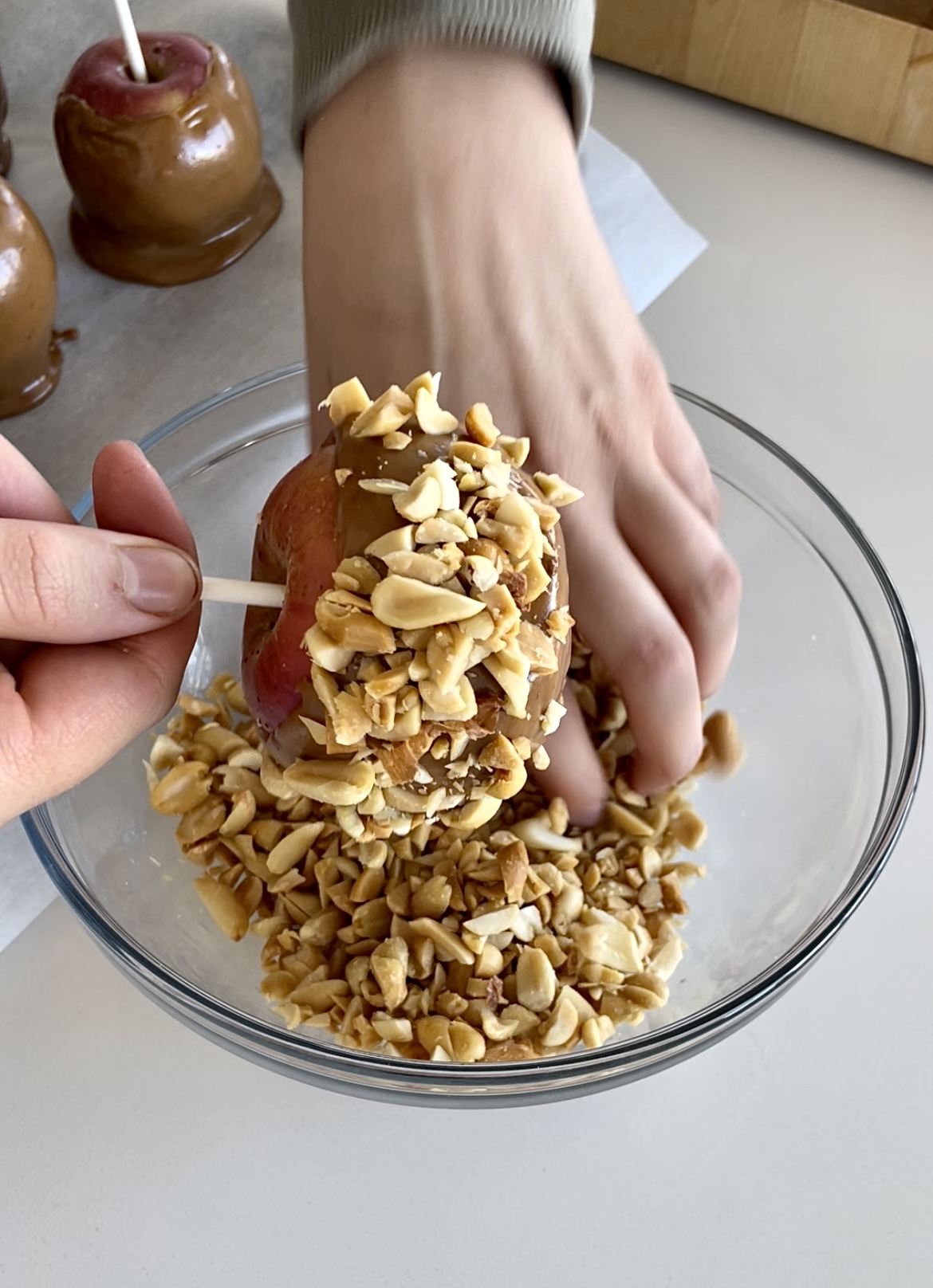 Classic Caramel Apples (With Nuts) - Dang That's Sweet