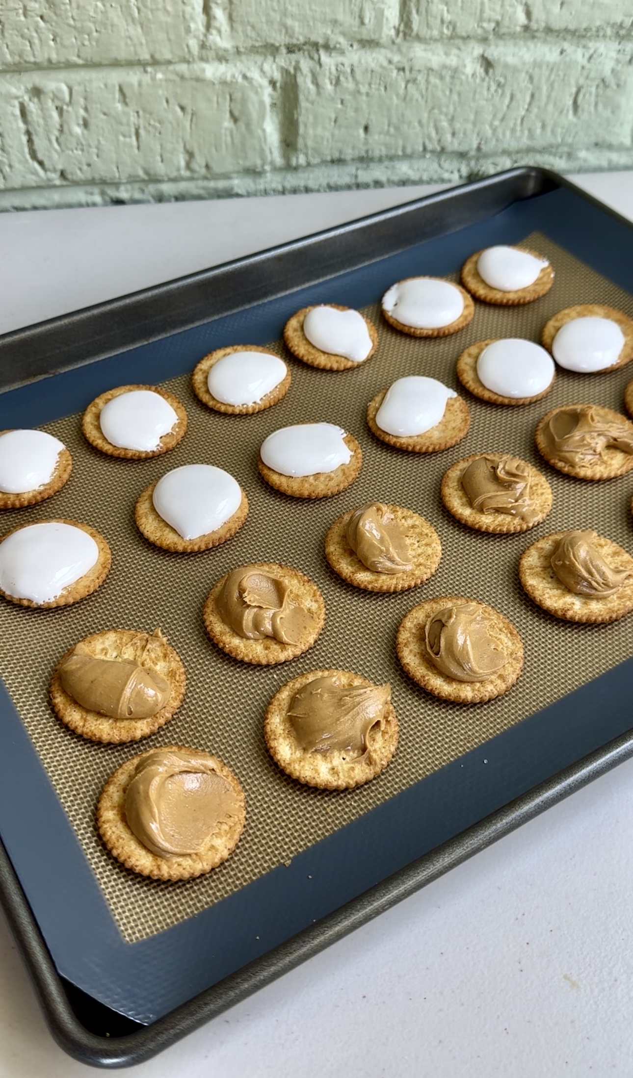 Fluffernutter Ritz Cookies - Dang That's Sweet