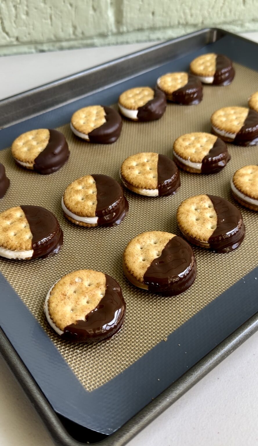 Fluffernutter Ritz Cookies - Dang That's Sweet