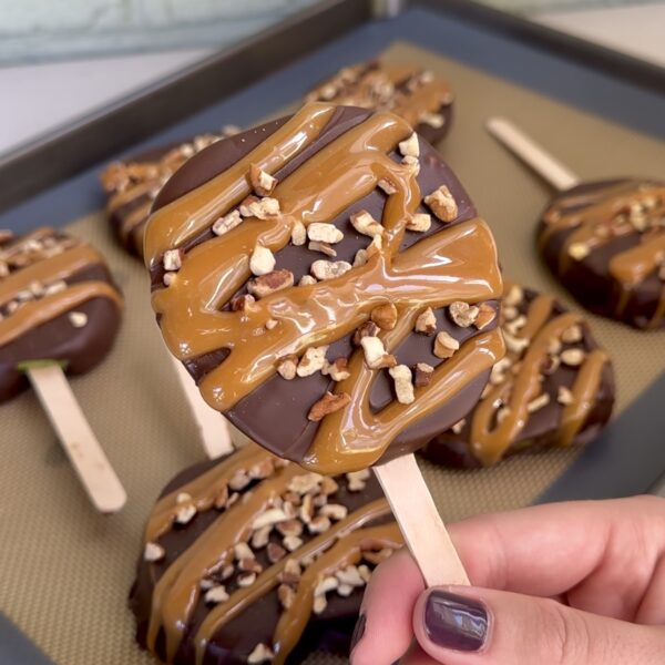 Chocolate Turtle Apple Slices - Dang That's Sweet