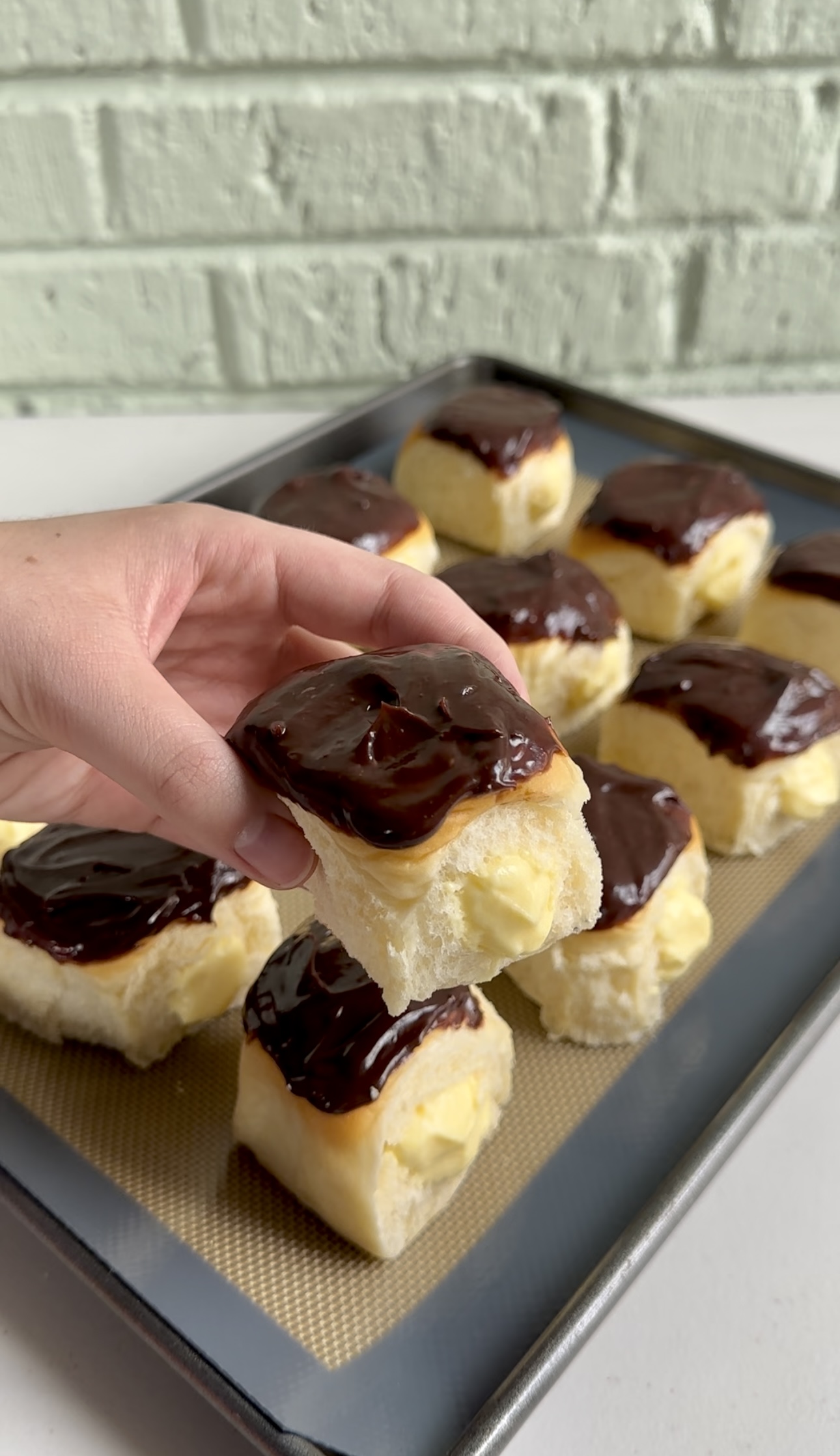 Boston Cream Hawaiian Rolls - Dang That's Sweet