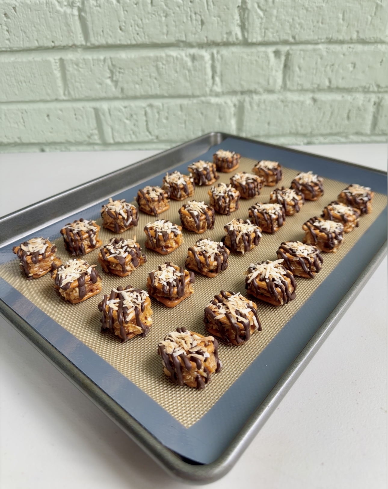 Samoa Pretzel Bites - Dang That's Sweet