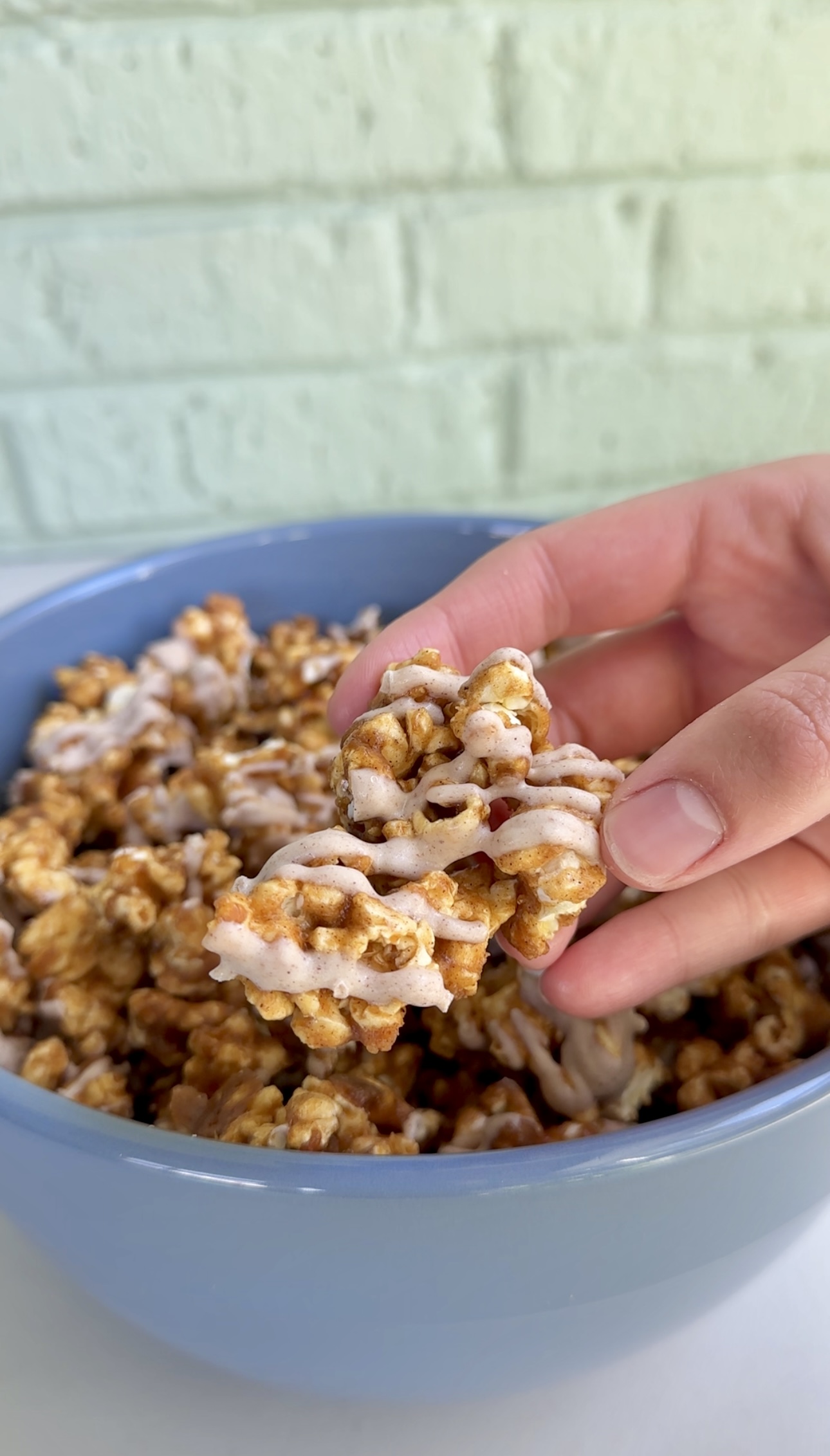 Cinnamon Roll Popcorn - Dang That's Sweet