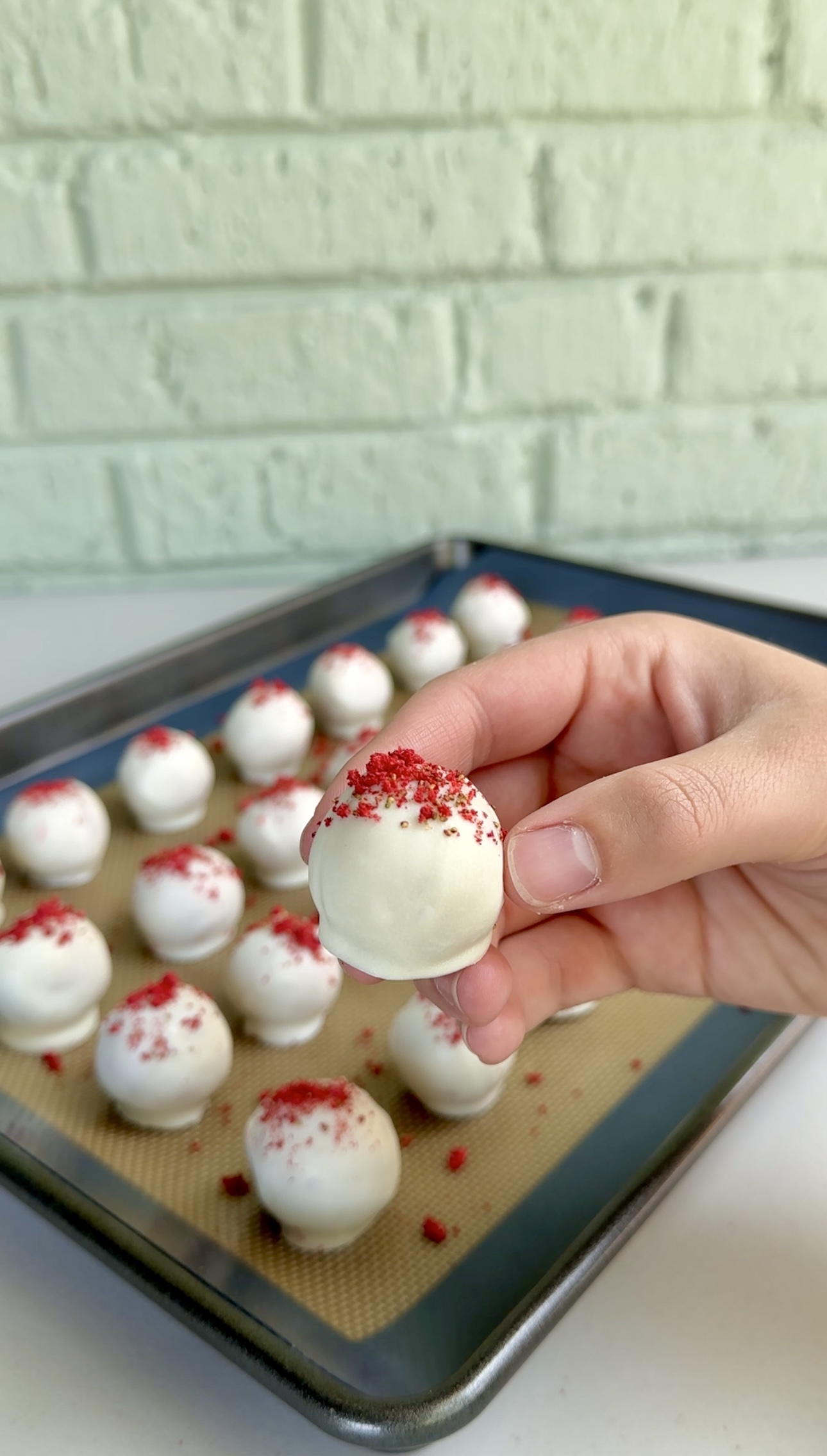 Strawberry Shortcake Oreo Truffles - Dang That's Sweet