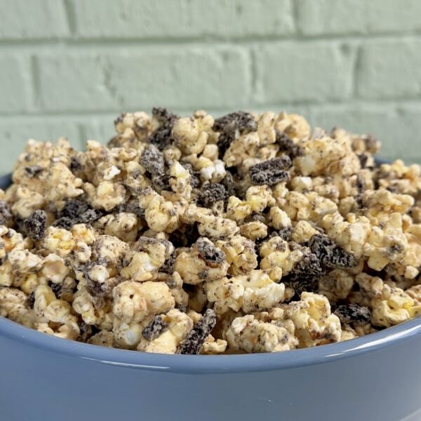 Oreo Peanut Butter Popcorn - Dang That's Sweet