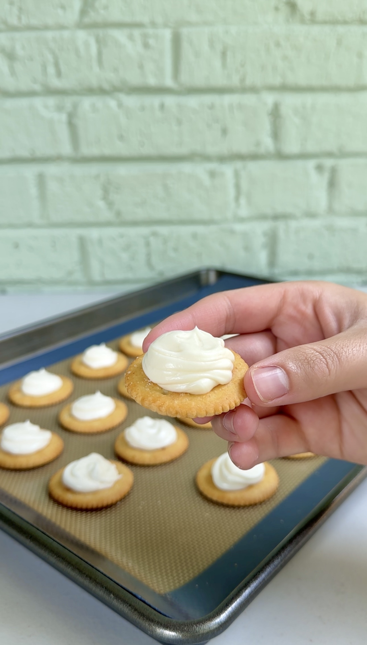 Strawberry Cheesecake Crackers - Dang That's Sweet