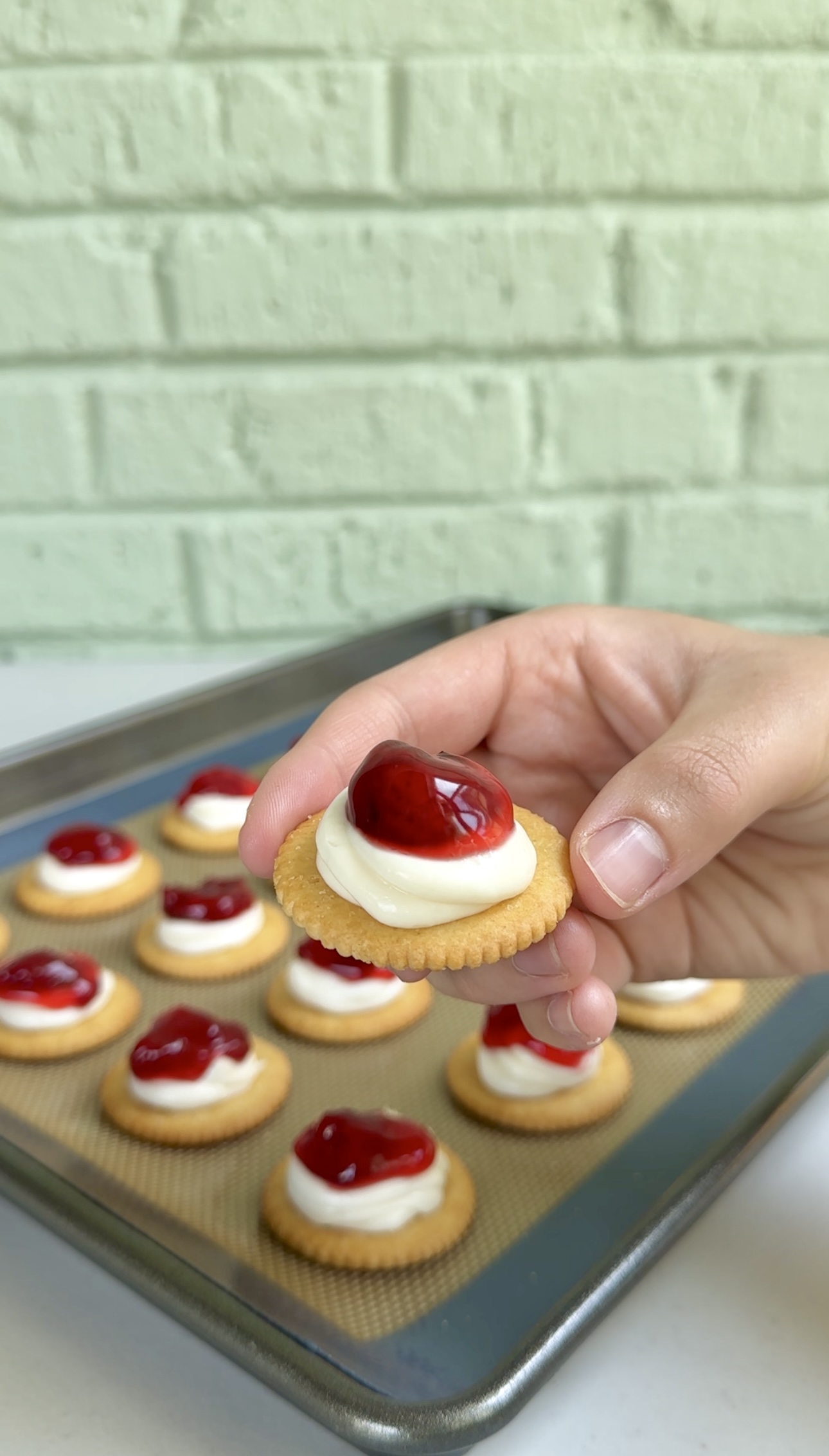 Strawberry Cheesecake Crackers - Dang That's Sweet