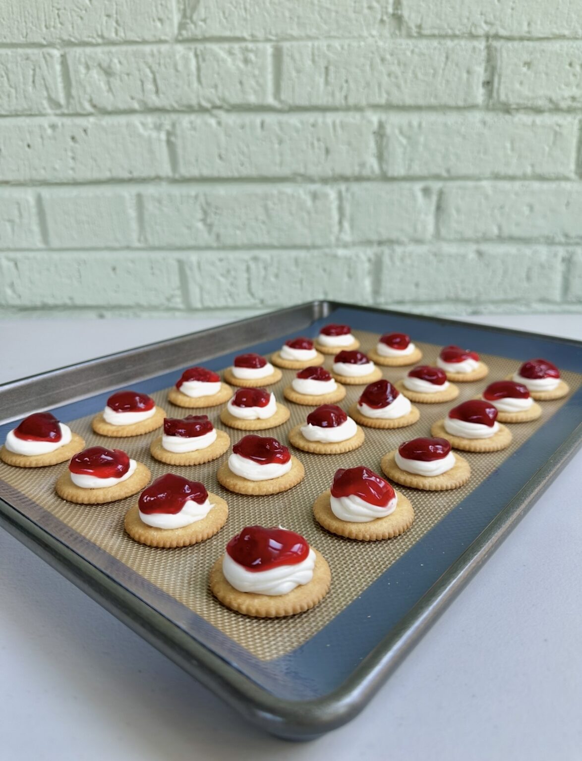 Strawberry Cheesecake Crackers - Dang That's Sweet