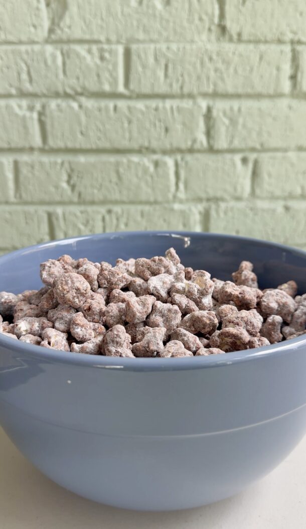 Popcorn Puppy Chow - Dang That's Sweet